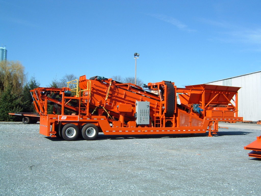 Solution for Compost Screening | Aggregates Equipment, Inc.